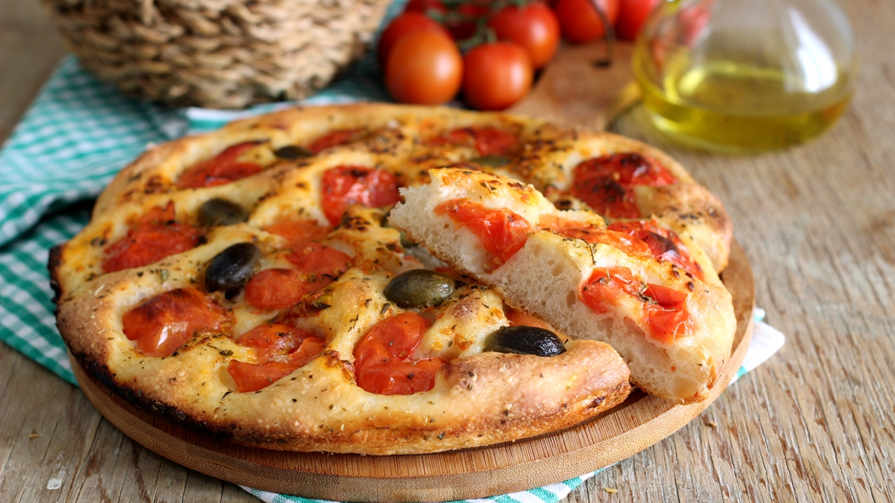 Focaccia Barese (Bari-style foccacia) – Cheftasy